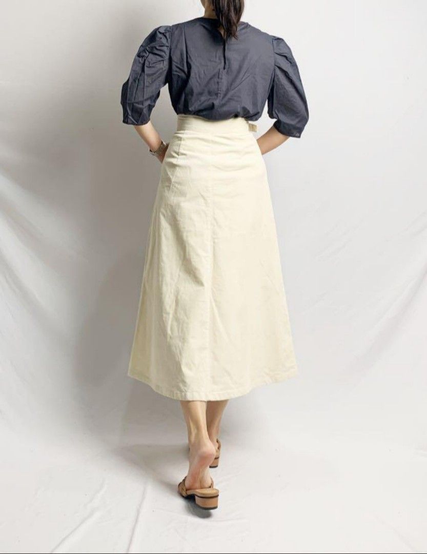 Preloved Rok Corduroy Belt Putih by GU Uniqlo, Fesyen Wanita, Pakaian ...