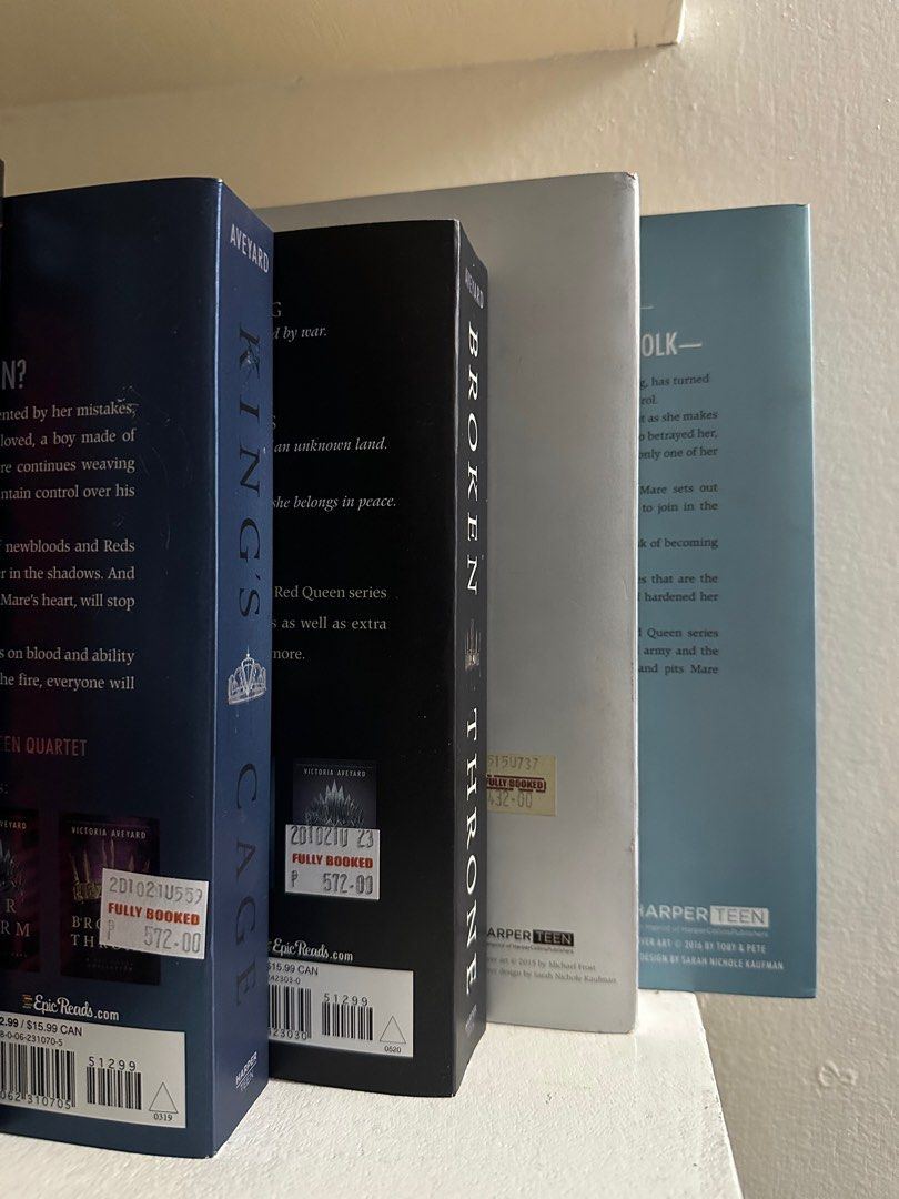 red queen book set, Hobbies & Toys, Books & Magazines, Fiction & Non ...