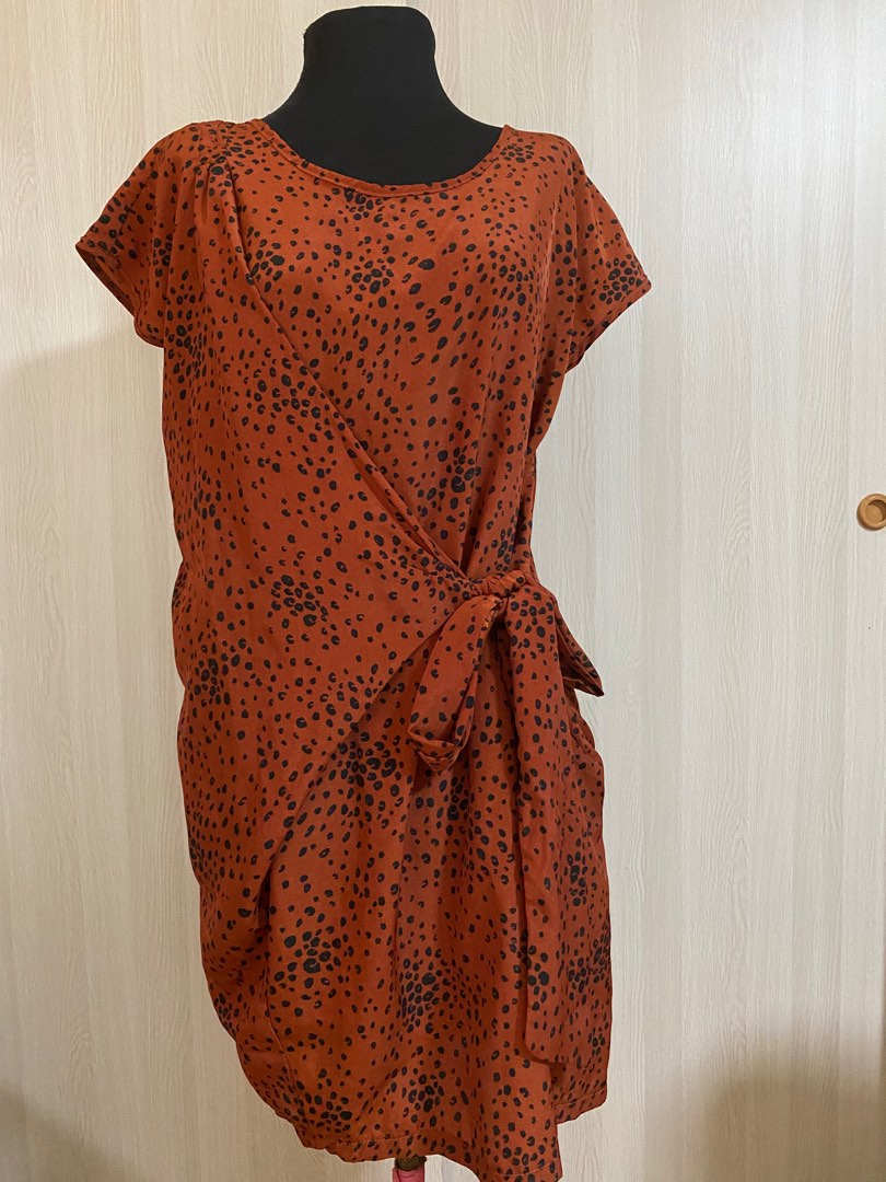 Rust colored flowy dress for office, Women's Fashion, Dresses & Sets ...