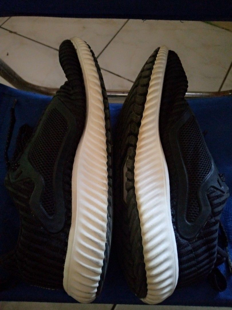 Sepatu cwe adidas, Fesyen Wanita, Sepatu di Carousell