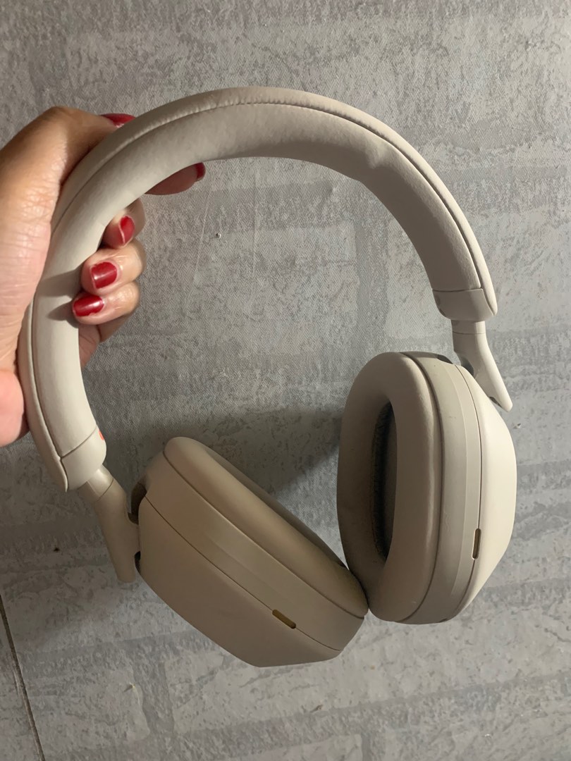 Sony XM5 | with accs and casing, Audio, Headphones & Headsets on Carousell