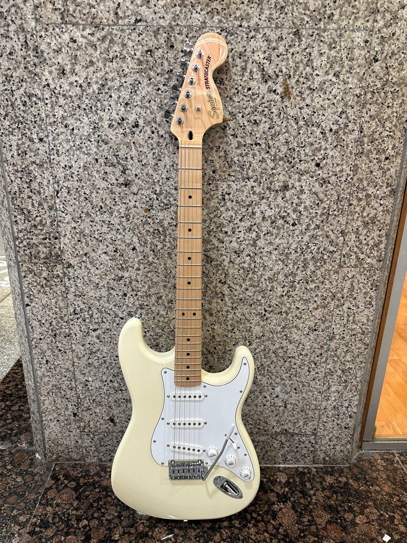 Squier FSR Affinity Series Stratocaster Guitar w/White Pearloid ...