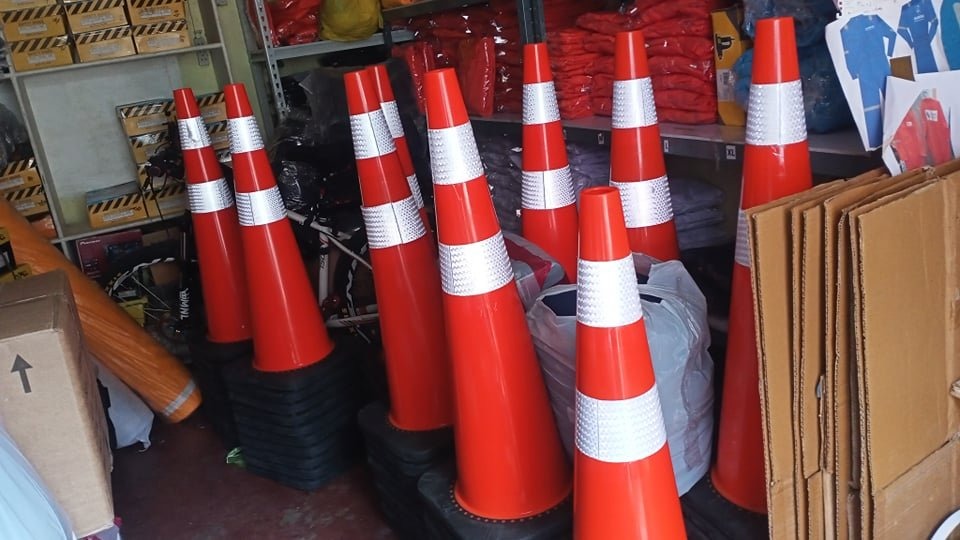 TRAFFIC CONE 36*, Commercial & Industrial, Construction & Building ...