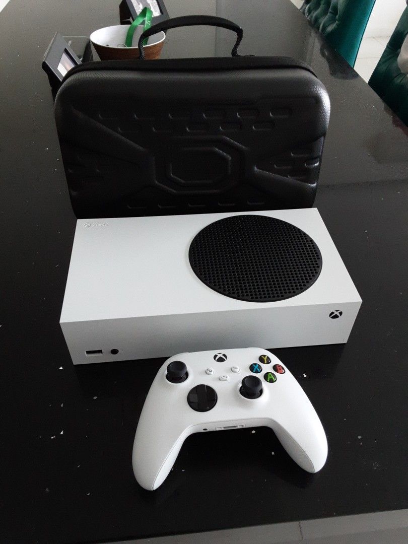 Xbox Series S Console with Controller and cables, Video Gaming, Video ...