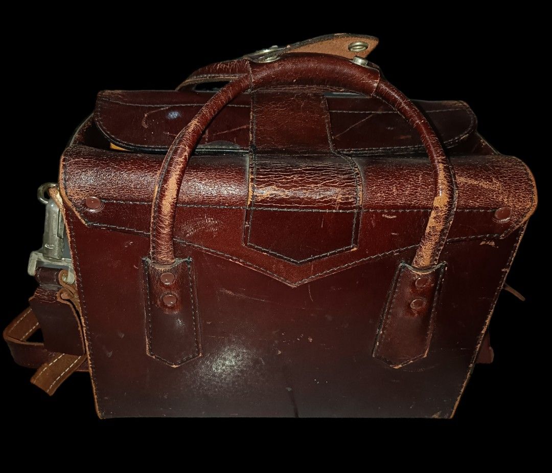 1960s Vintage Etsumi Genuine Leather Camera Bag 3k, Hobbies & Toys ...