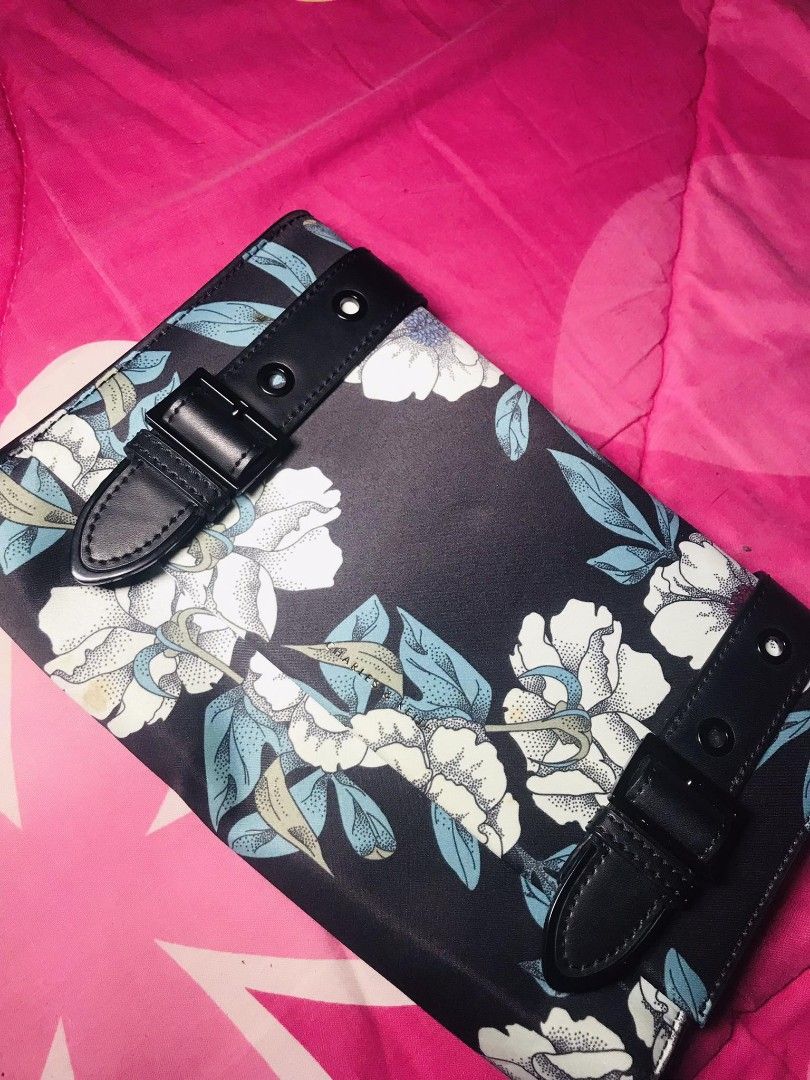 Bag sling, Luxury, Bags & Wallets on Carousell