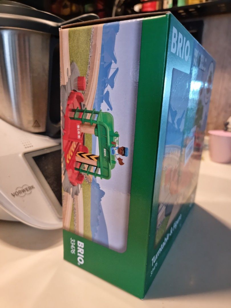 Brio Turntable & Figure 33476, Hobbies & Toys, Toys & Games on Carousell