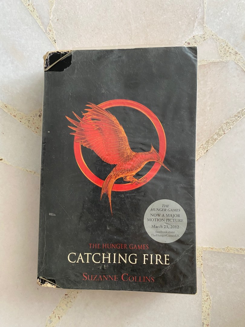 Catching Fire by Suzanne Collins, Hobbies & Toys, Books & Magazines ...