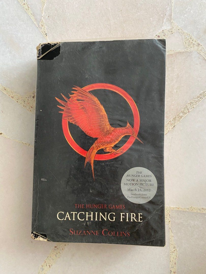 Catching Fire by Suzanne Collins, Hobbies & Toys, Books & Magazines ...