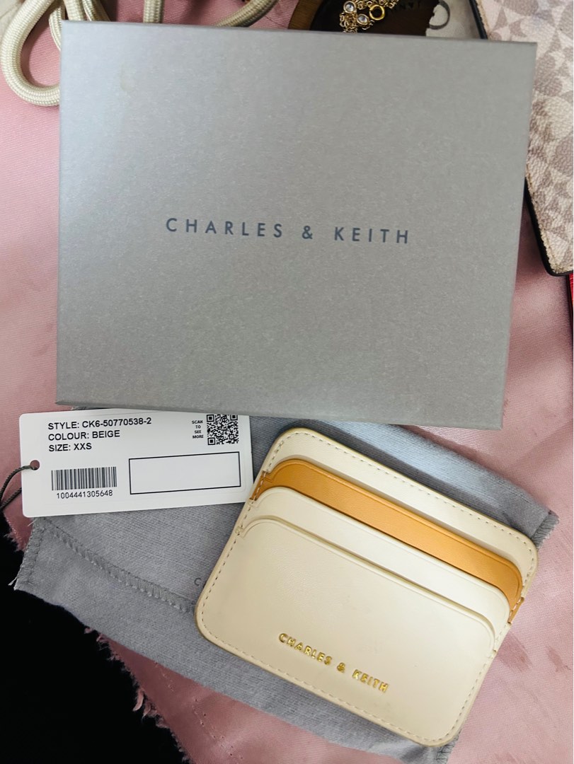 Charles and keith card holder, Women's Fashion, Bags & Wallets, Wallets & Card holders on Carousell