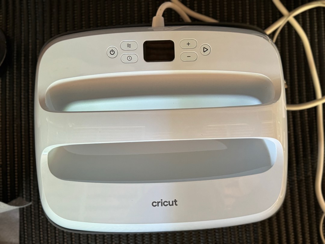 Cricut Easy Press 3, Hobbies & Toys, Stationary & Craft, Craft Supplies ...
