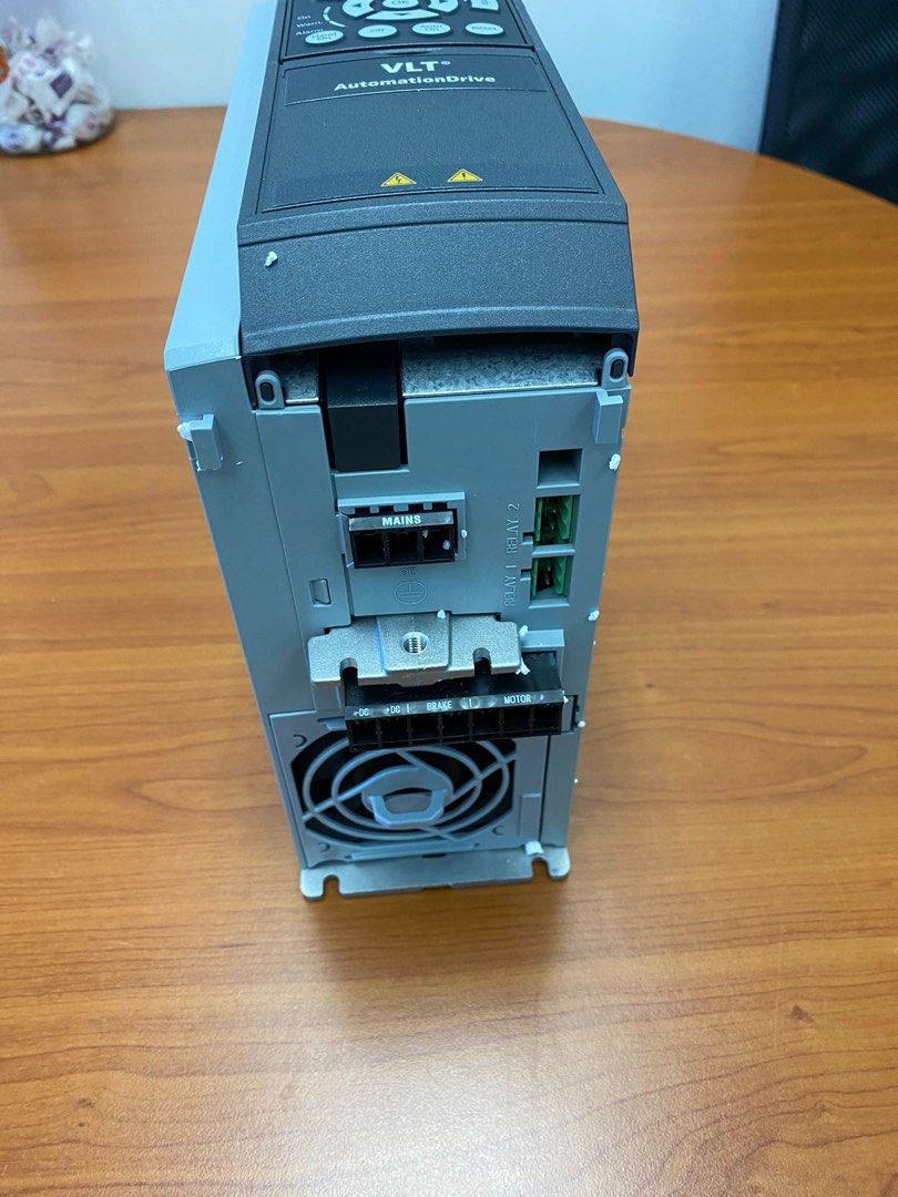 Danfoss VFD FC-302P4K0T5E20 3Ph 380-500Vac 50/60Hz, Computers & Tech ...