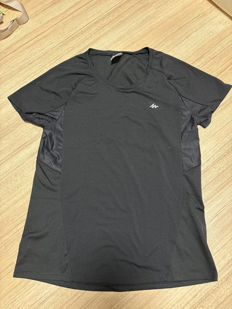 decathlon sports top, Women's Fashion, Activewear on Carousell