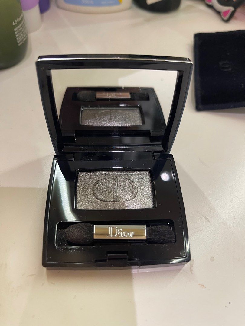 Dior mono eyeshadow, Kesehatan & Kecantikan, Rias Wajah di Carousell