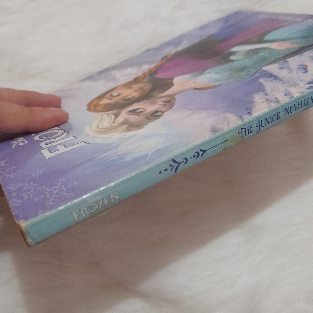 Disney FROZEN Book Retelling by The Junior Novelization, Hobbies & Toys ...
