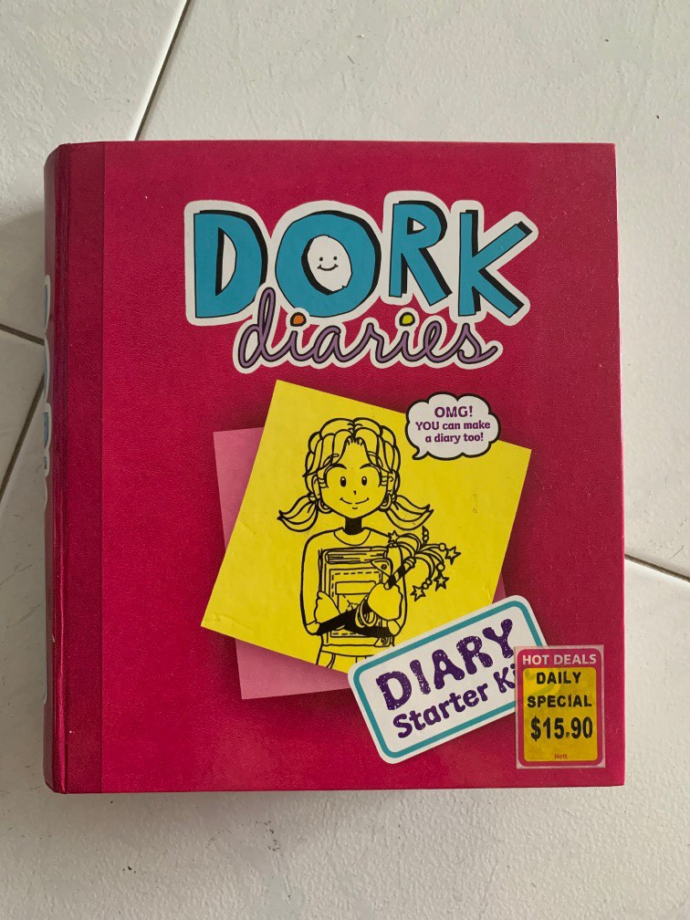 dork diaries diary starter kit, Hobbies & Toys, Stationery & Craft ...