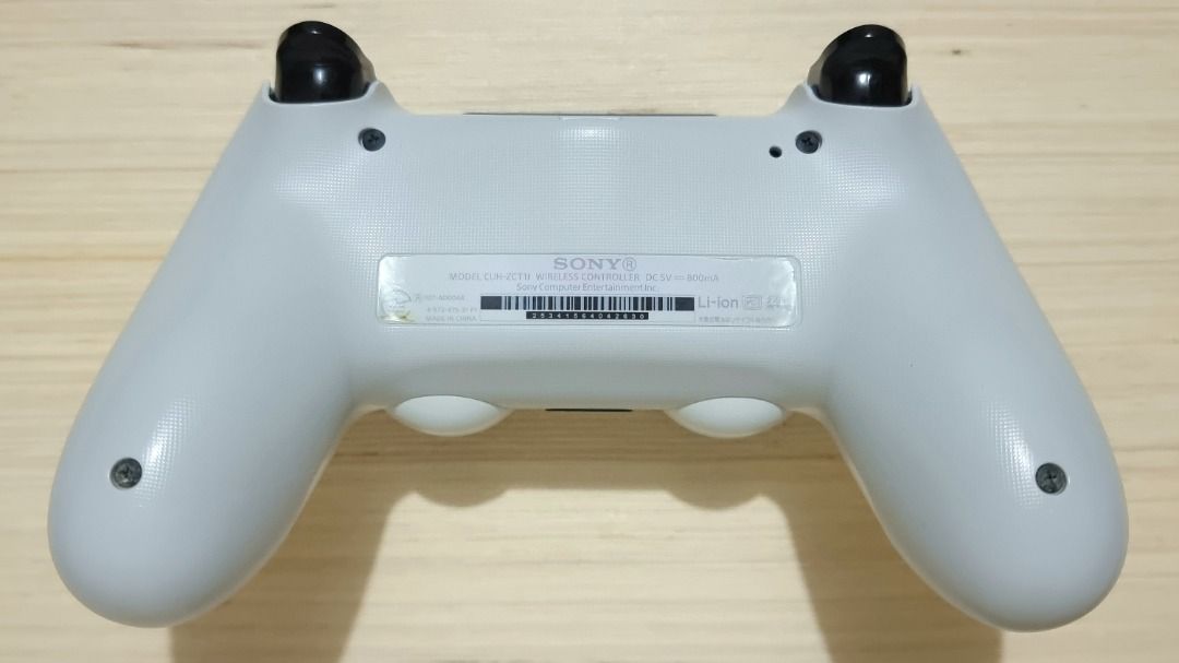 DualShock 4 (Glacier White) Original, Video Gaming, Video Game Consoles ...