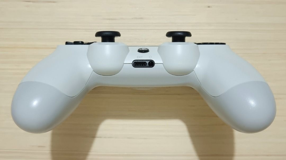 DualShock 4 (Glacier White) Original, Video Gaming, Video Game Consoles ...