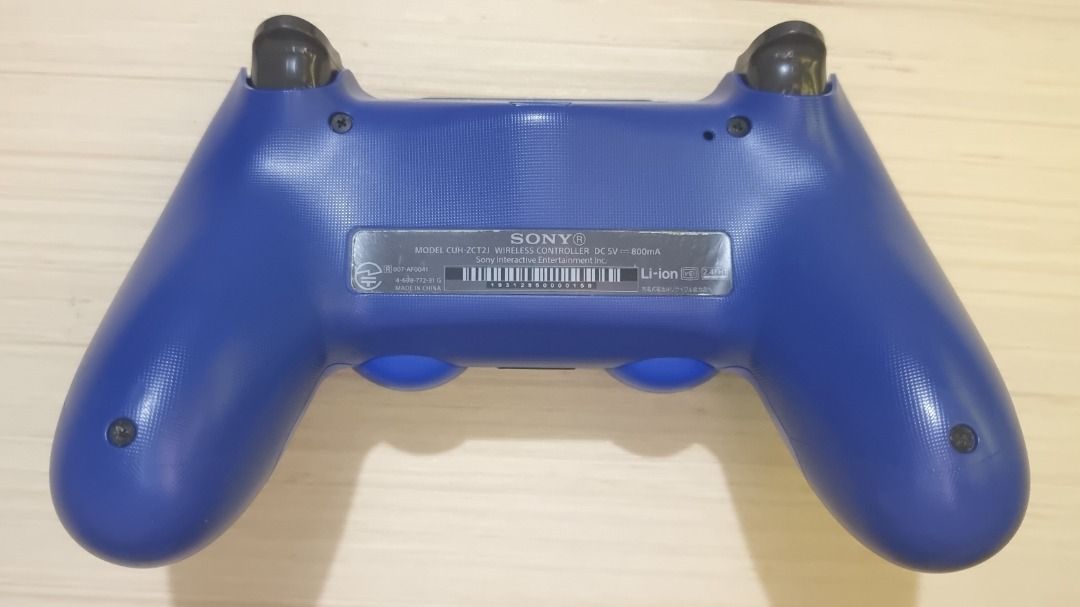 DualShock 4 (Wave Blue) Original, Video Gaming, Video Game Consoles ...