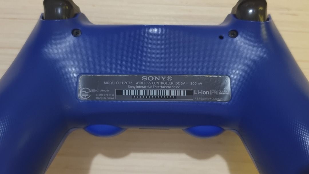 DualShock 4 (Wave Blue) Original, Video Gaming, Video Game Consoles ...