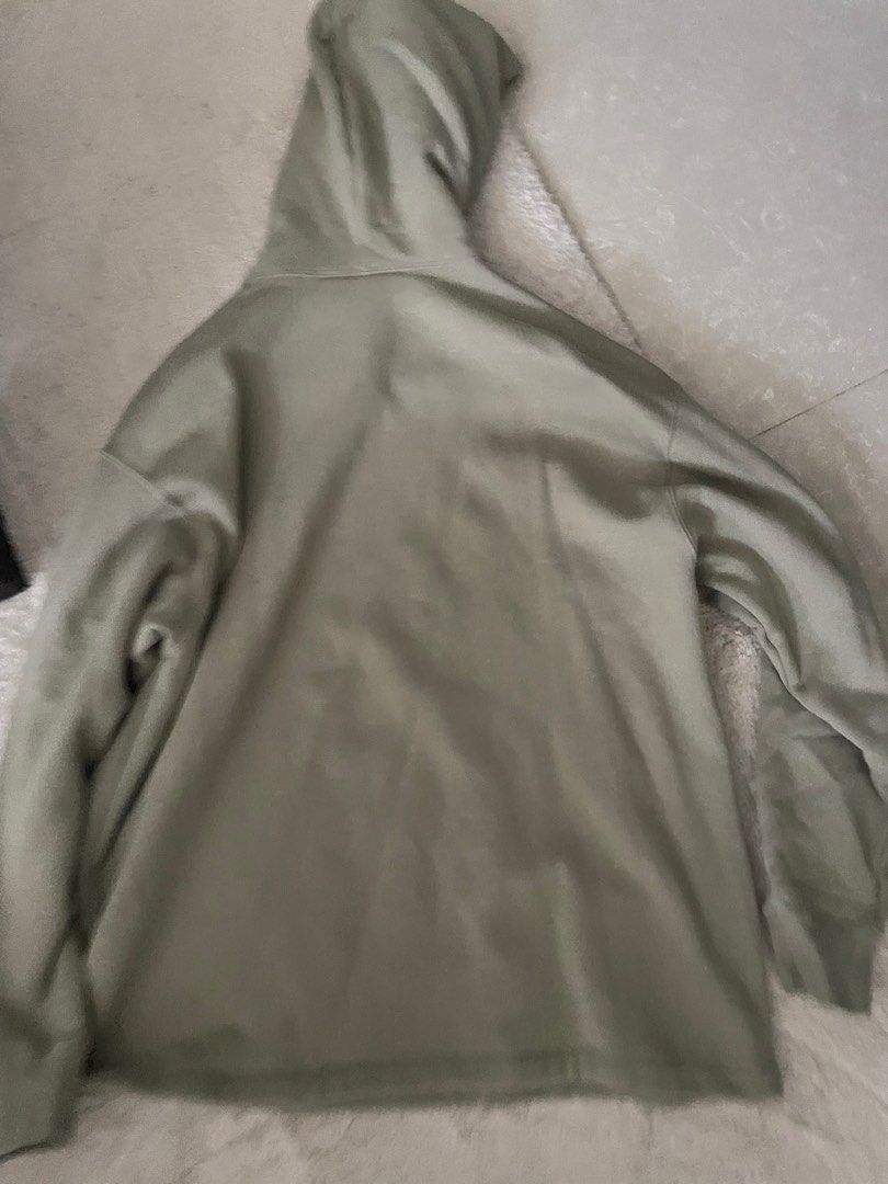 Essentials Hoodie authentic, Men's Fashion, Tops & Sets, Hoodies on ...