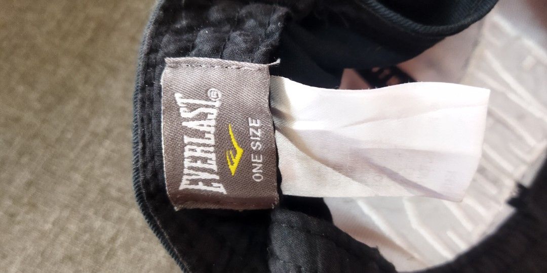 Everlast cap, Men's Fashion, Watches & Accessories, Cap & Hats on Carousell