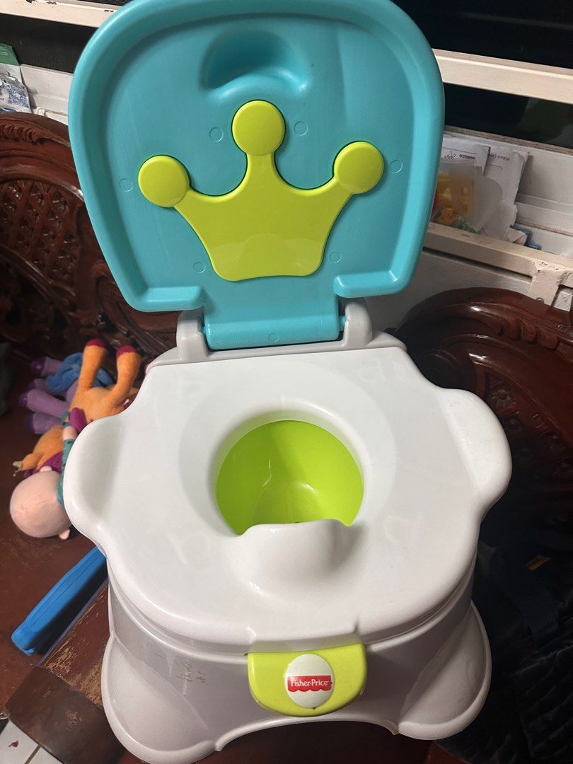 Fisher Price Royal 2-in-1 Stepstool Potty Trainer, Babies & Kids ...