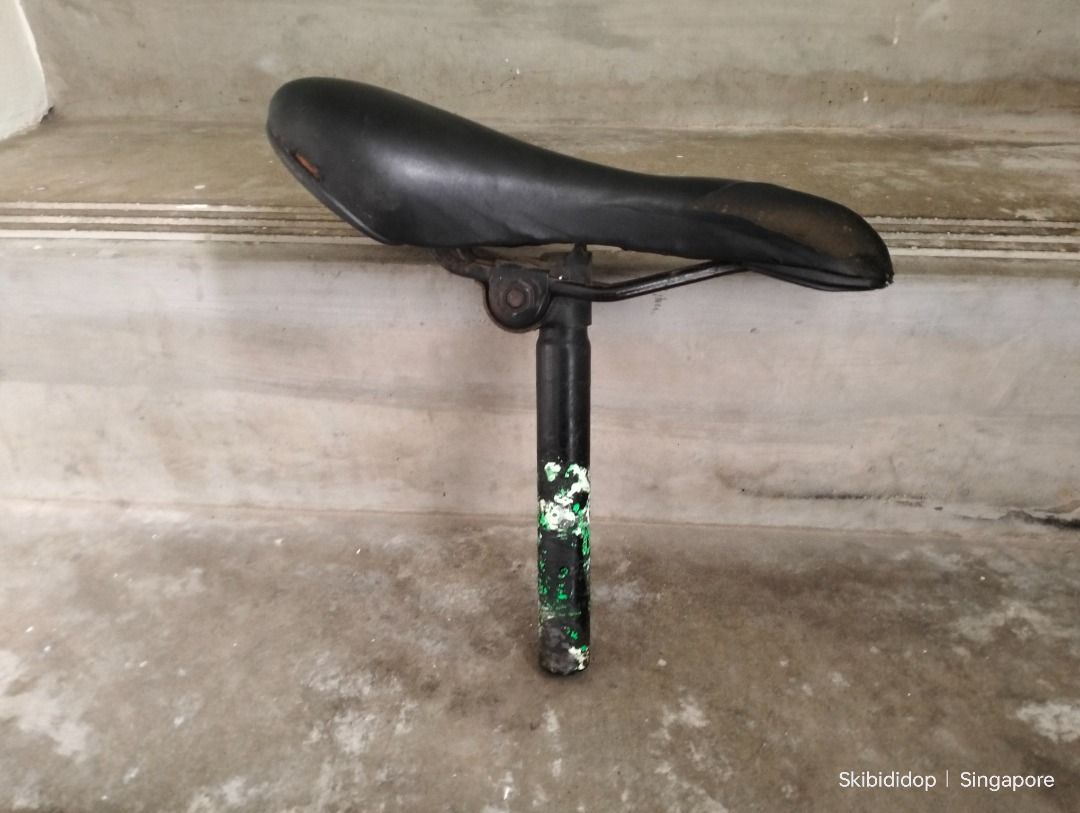 Fixie Seatpost and saddle, Sports Equipment, Bicycles & Parts, Bicycles ...