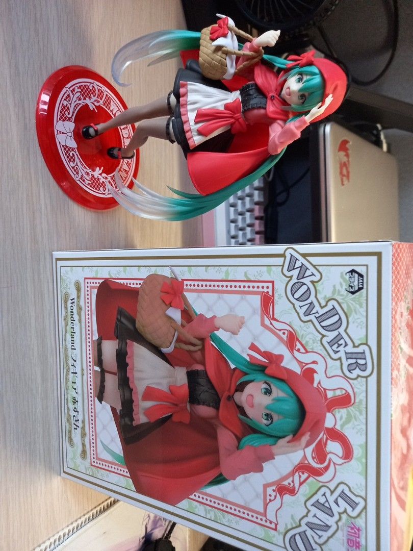 Hatsune Miku Wonderland Figure Hobbies Toys Toys Games On Carousell