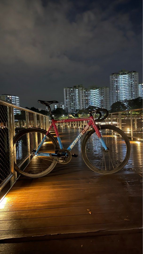 Intro 7 fixie, Sports Equipment, Bicycles & Parts, Bicycles on Carousell