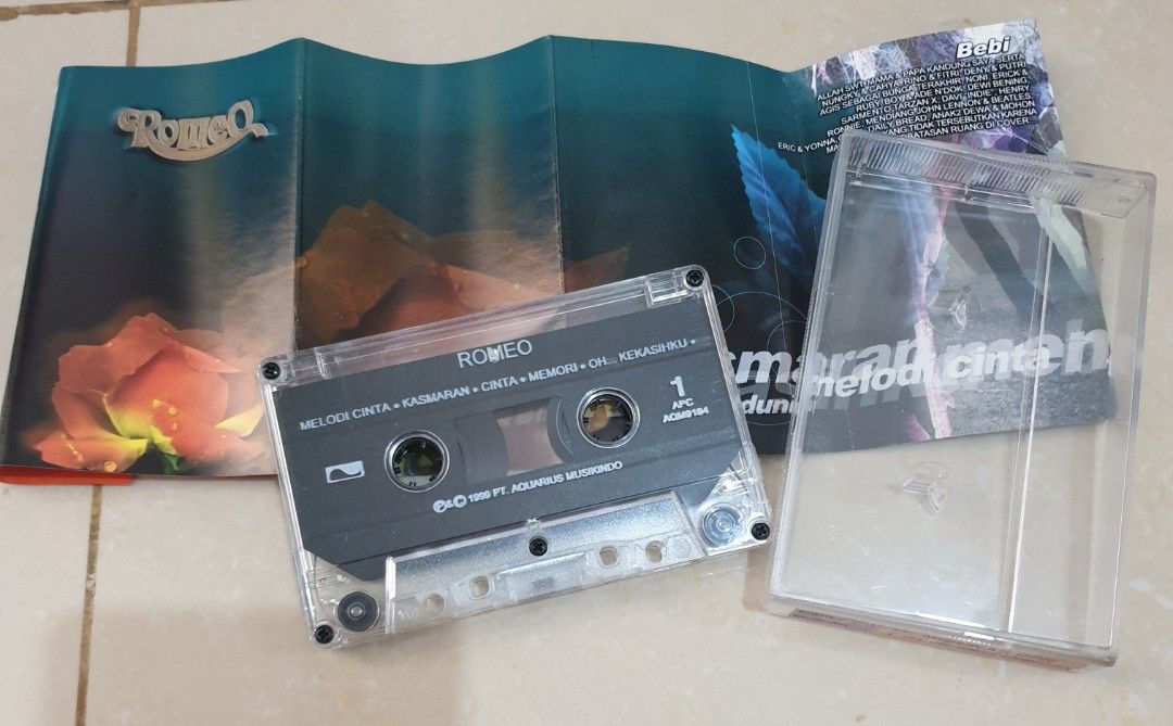 Kaset Band Romeo # 3 Album, Musik & Media, CD, DVD & Lainnya di Carousell