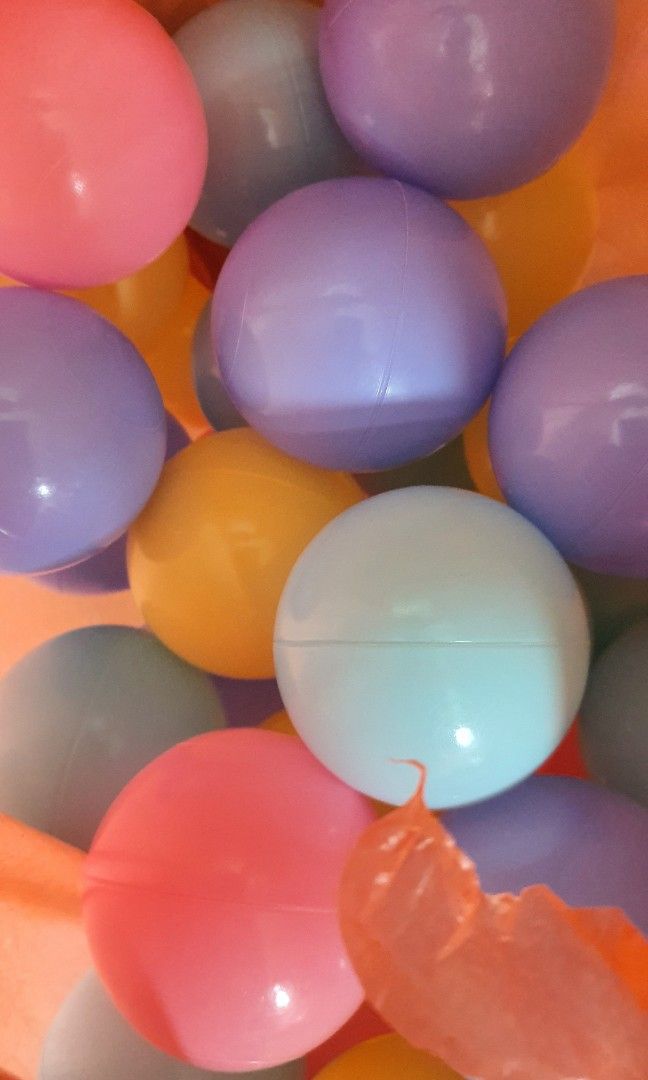 Kids play pen balls, Hobbies & Toys, Toys & Games on Carousell