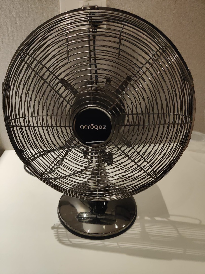 Kitchen table fan, Furniture & Home Living, Lighting & Fans, Fans on ...