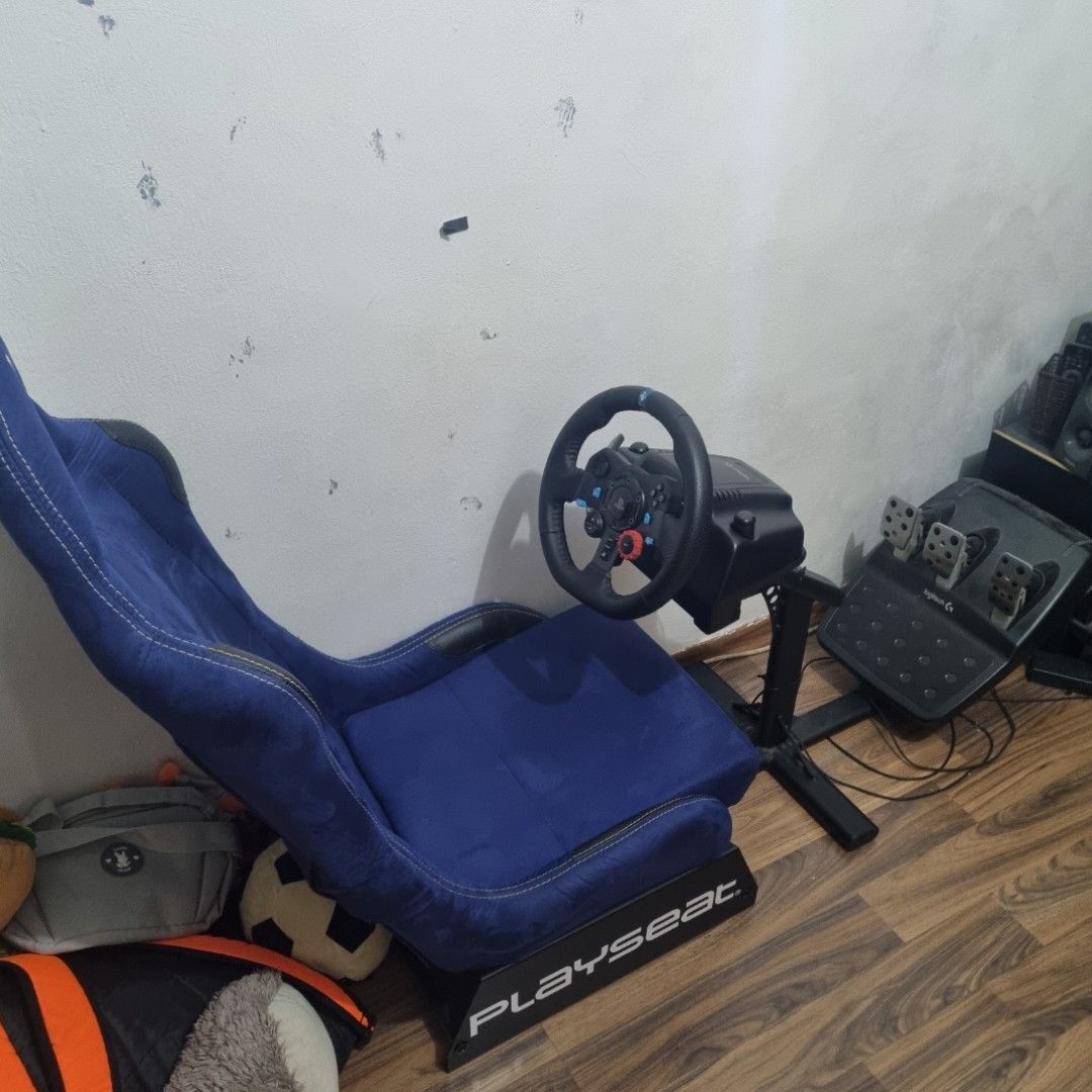 Logitech G29 Steering Wheel Gaming with Playseat Evolution Racing Rig ...