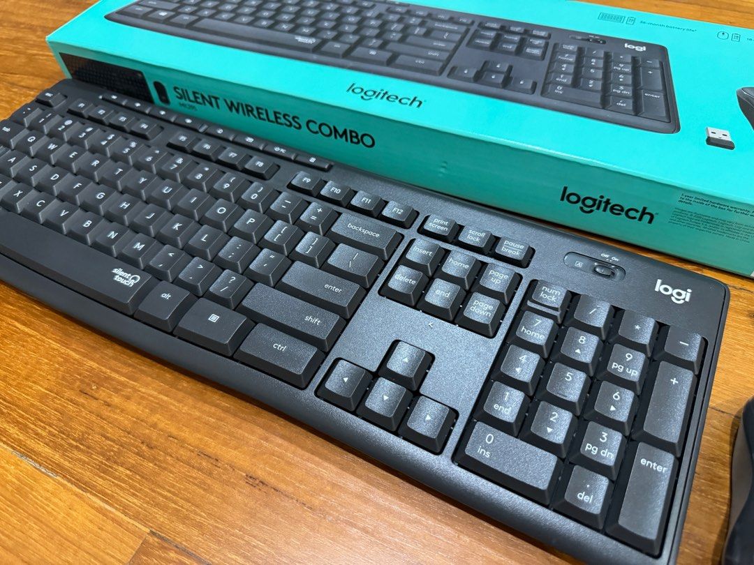 Logitech Mk295 Silent Wireless Combo Comfort Compact Mouse Full Size Keyboard Computers And Tech