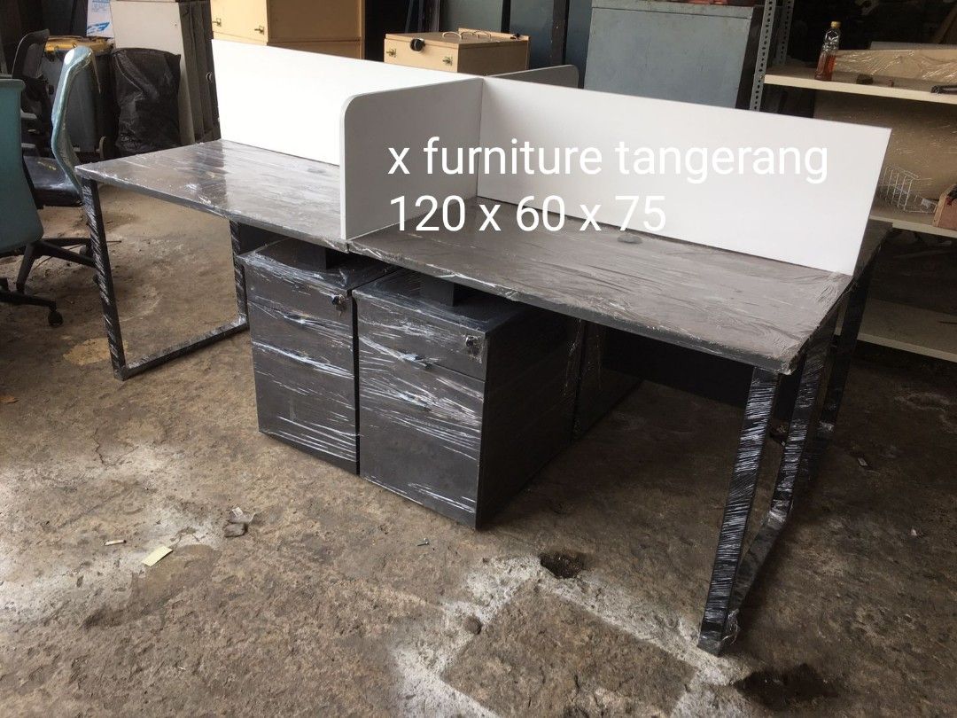 Meja sekat - meja partisi - meja kubikal (per 1 meja + partisinya saja ...