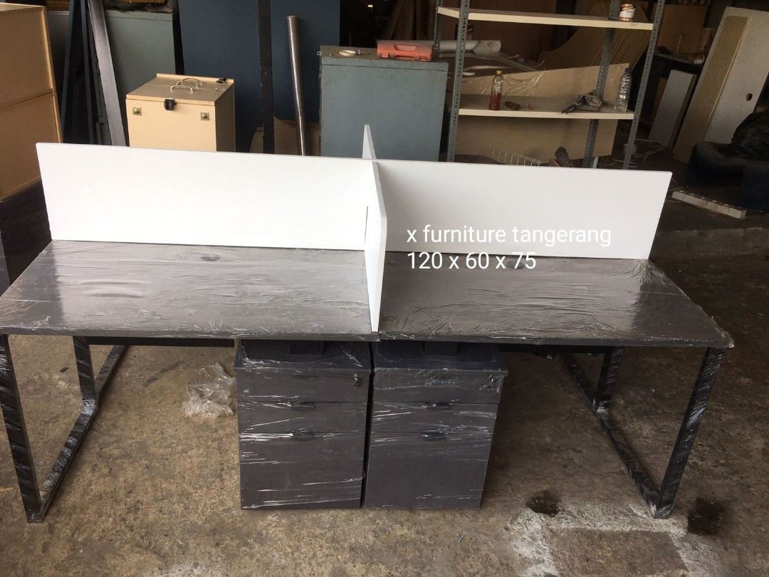 Meja sekat - meja partisi - meja kubikal (per 1 meja + partisinya saja ...