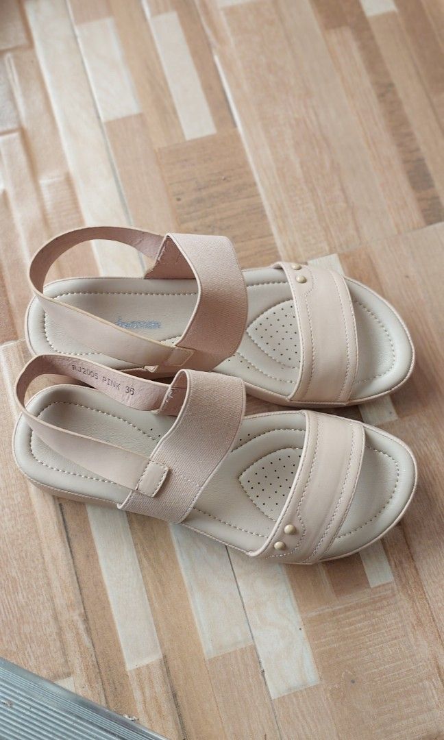 Mendrez Sandal, Women's Fashion, Footwear, Sandals on Carousell