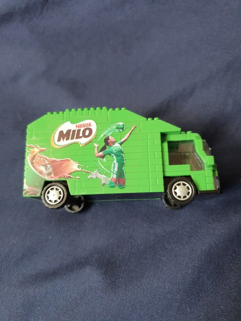 Milo block Van #MRTPunggol, Hobbies & Toys, Memorabilia & Collectibles ...