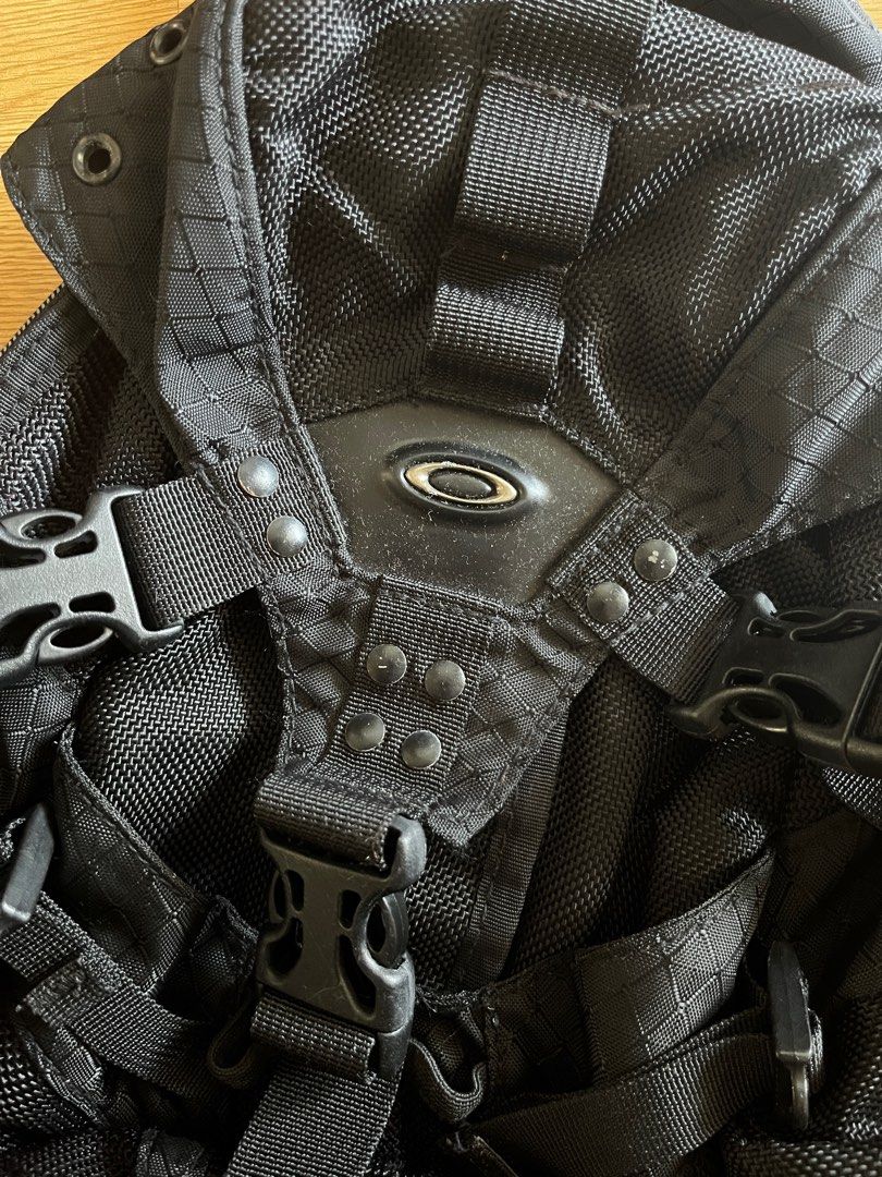 Oakley icon mini backpack, Men's Fashion, Bags, Backpacks on Carousell