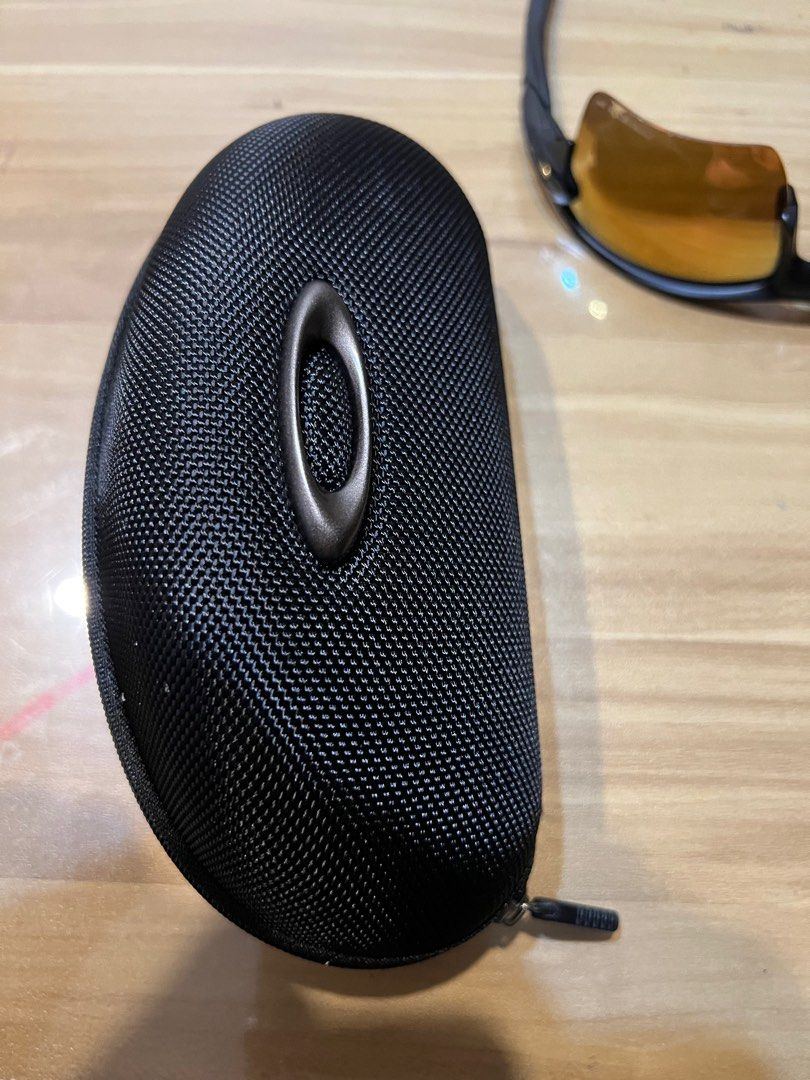 Oakley Matte Black Flak 2.0 XL, Men's Fashion, Watches & Accessories ...