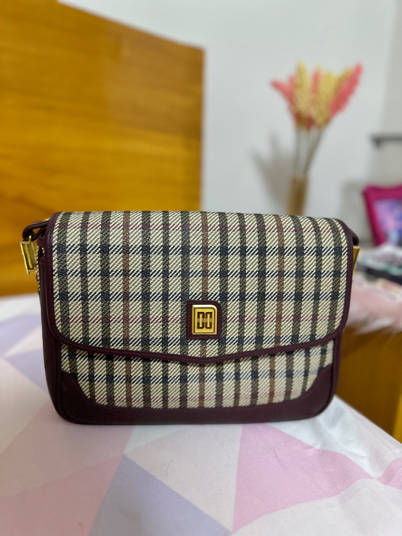 Original Daks Sling Bag, Women's Fashion, Bags & Wallets, Cross-body Bags on Carousell