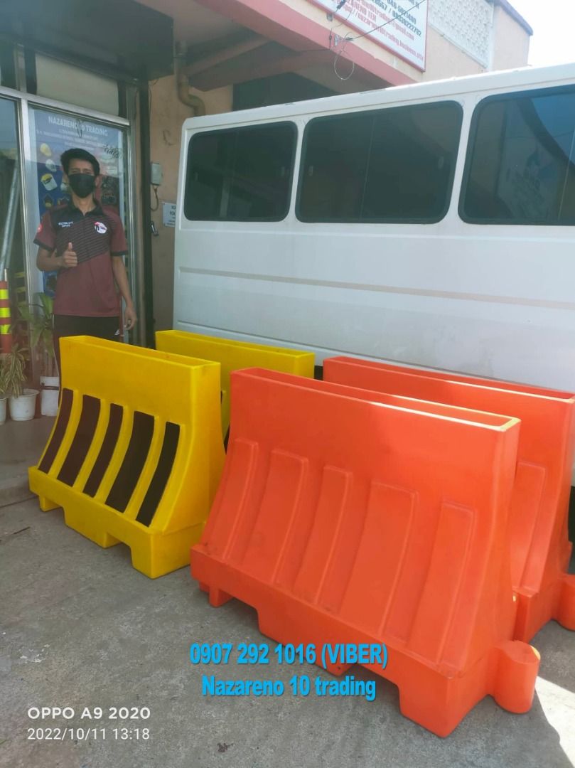 RB8 Plantbox Plastic road barrier 517, Commercial & Industrial ...