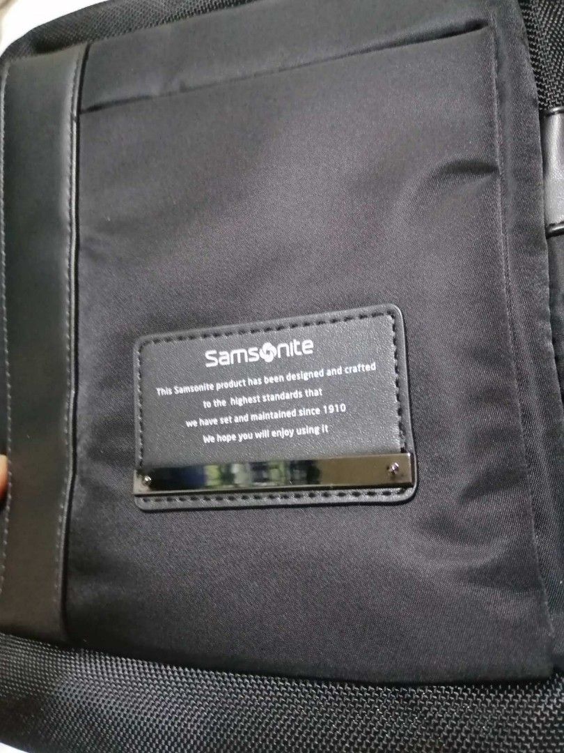 Samsonite Open road tablet crossover 9.7", Men's Fashion, Bags, Sling ...