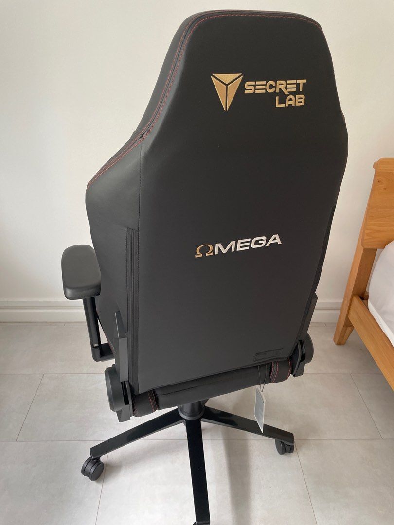 SecretLab Omega 2020 series (with head rest and lumbar cushion ...