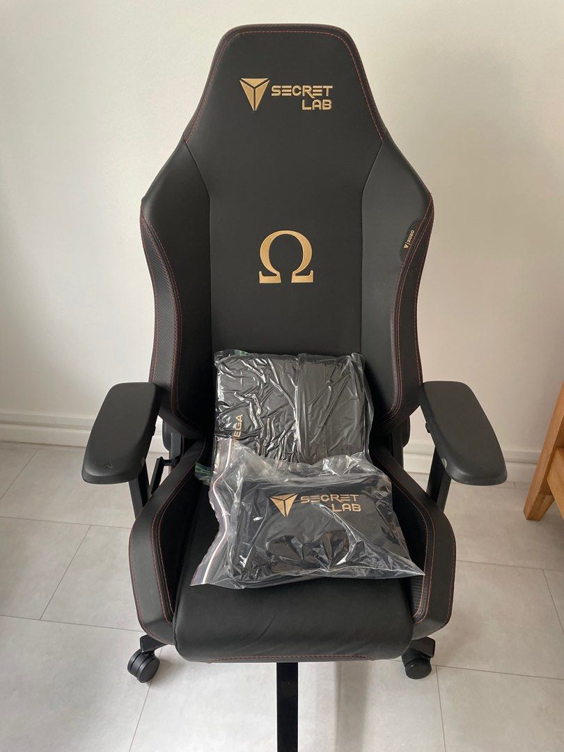 SecretLab Omega 2020 series (with head rest and lumbar cushion ...