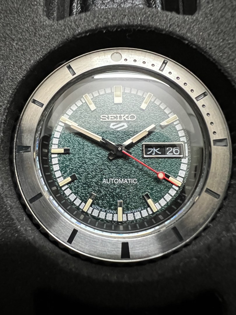 Seiko 5 x Kamen Rider SBSA107 (Made in Japan), Men's Fashion, Watches ...