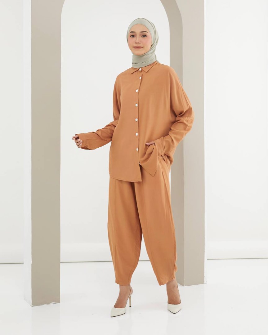 Seyra Set in Brown, Women's Fashion, Muslimah Fashion, Baju Kurung ...