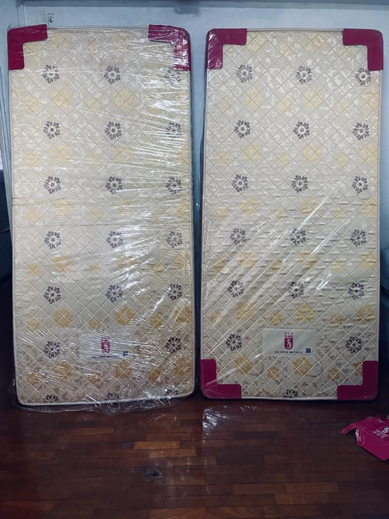Single Mattress, Furniture & Home Living, Furniture, Bed Frames ...