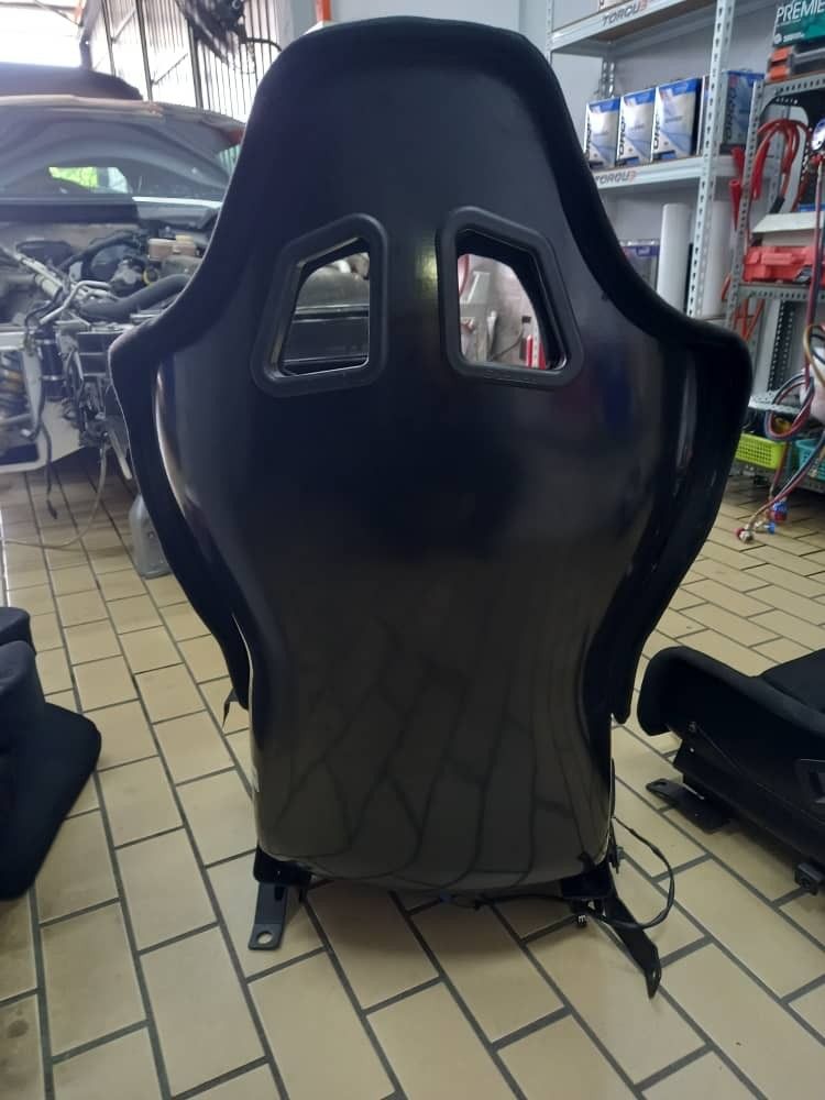 Sparco drifting 2 full bucket seat, Auto Accessories on Carousell